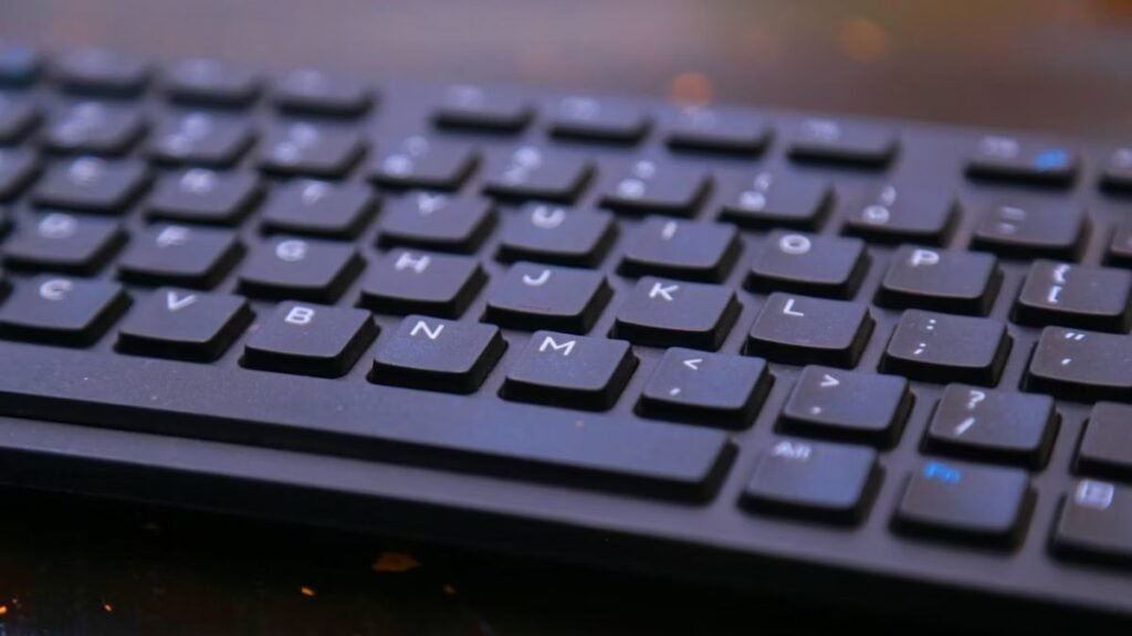 Passer de QWERTY a AZERTY sur Windows et Mac : guide 2026